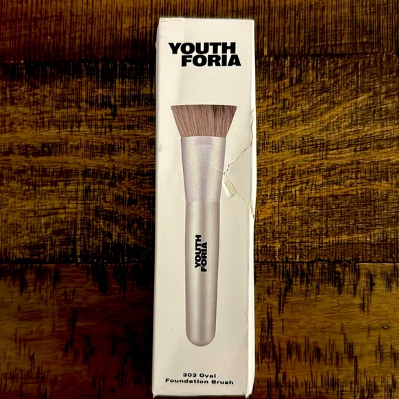 Youth Foria | Makeup | Youth Foria Oval Foundation Brush Full Size 33 ...